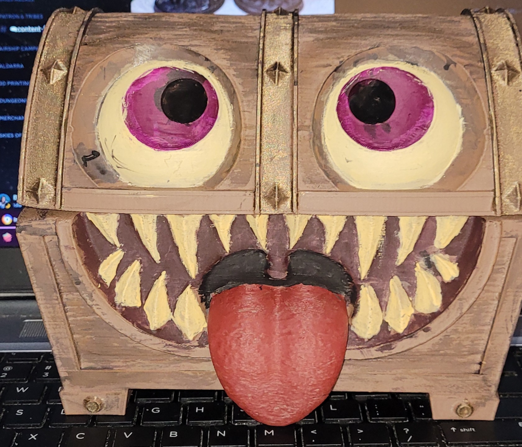 3D Printable Cute Mimic Dice Vault - SUPPORT FREE! by FatesEnd