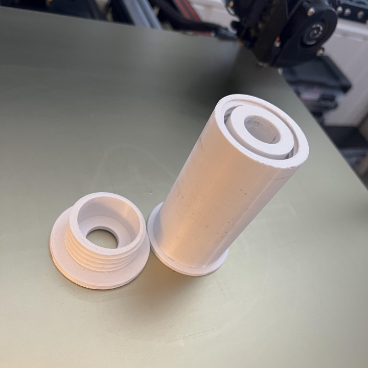 3D Printable Filament roll adapter by Frode Fjøslid Simensen