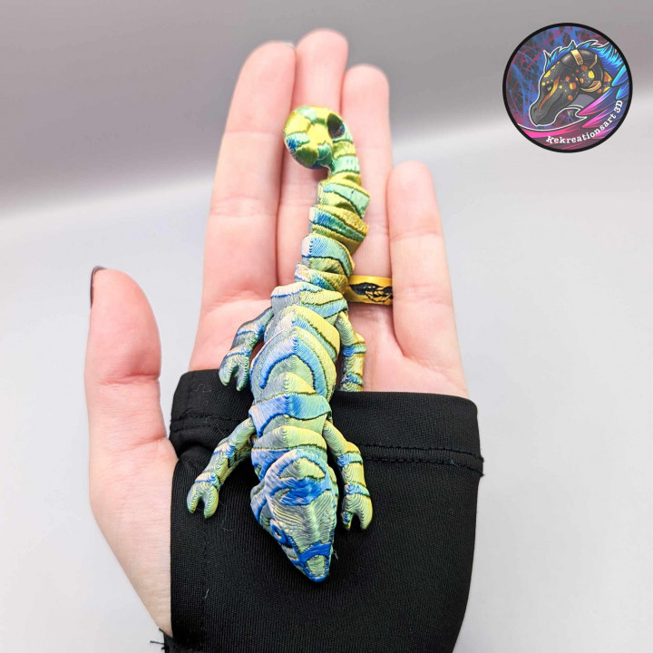 3D Printable Baby Flexi Chameleon Keychain by Kirsten M