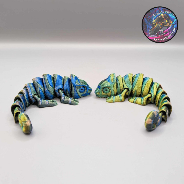 3D Printable Baby Flexi Chameleon Keychain by Kirsten M