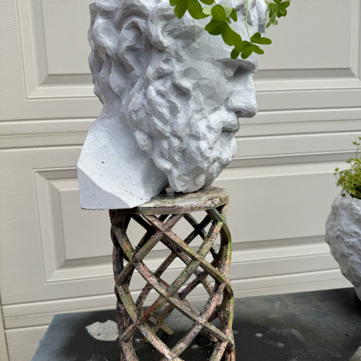 3D Printable Menippus Planter by Polymer
