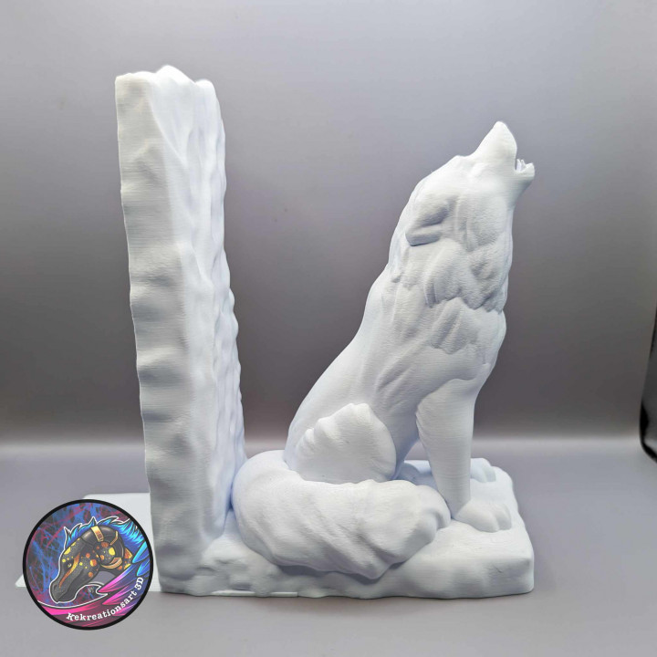 3D Printable Howling Wolf Bookends by Kirsten M