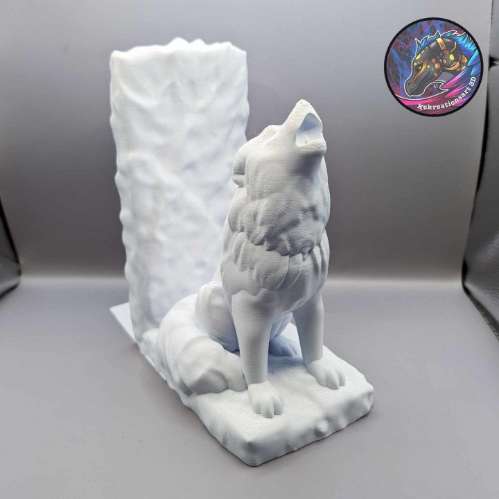 3D Printable Howling Wolf Bookends by Kirsten M