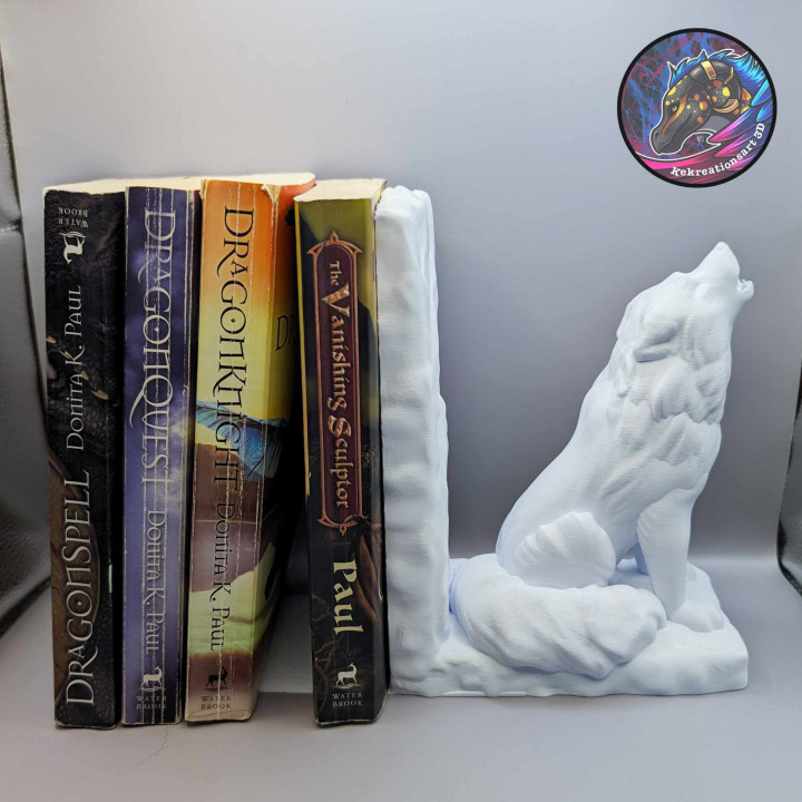 3D Printable Howling Wolf Bookends by Kirsten M