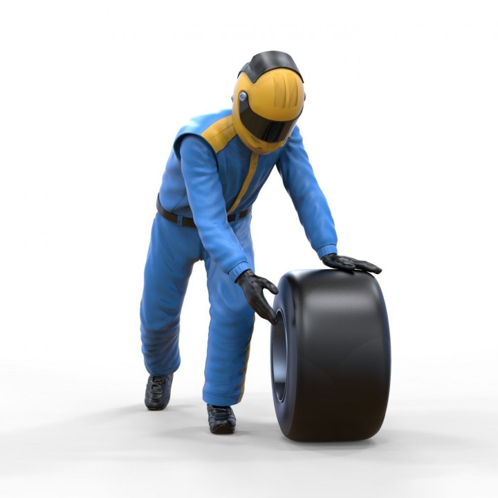 3D Printable N3 Pit crew with tire 3D print model by 3DP Miniatures