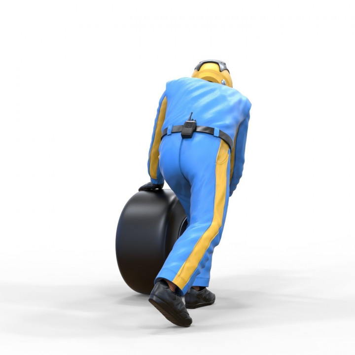 3D Printable N3 Pit crew with tire 3D print model by 3DP Miniatures