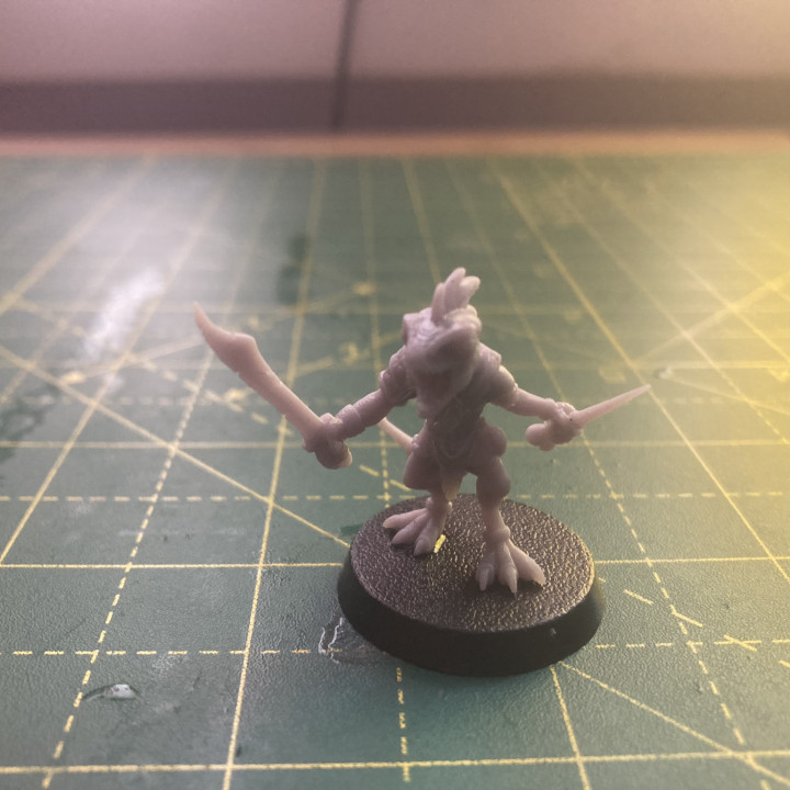 3D Printable Lizardfolk Hexblade Warlock by Savage Saurian Studios 3D Printable Lizardfolk Hexblade Warlock by Savage Saurian Studios