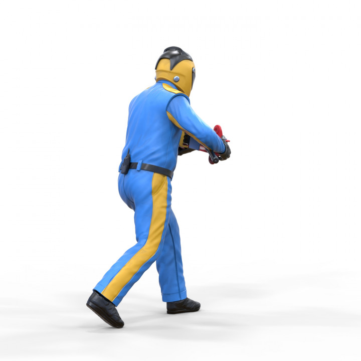 3D Printable N4 PIT CREW WITH CAR JACK by 3DP Miniatures