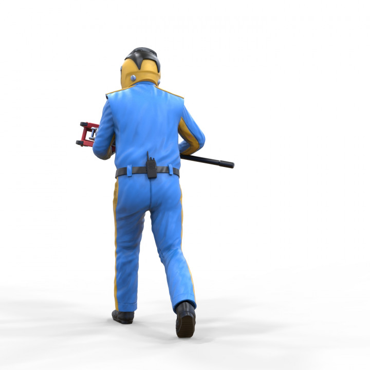 3D Printable N4 PIT CREW WITH CAR JACK by 3DP Miniatures