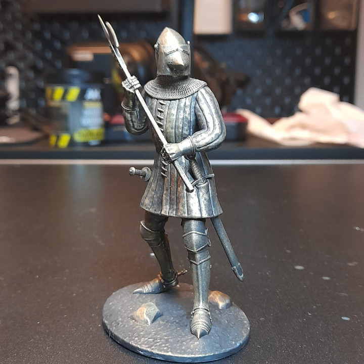 3D Printable 14th Century Knight with Hounskull Helmet by Styriwar