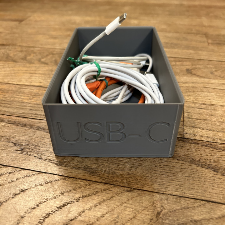 3D Printable Box for USB-C cables by Griffin