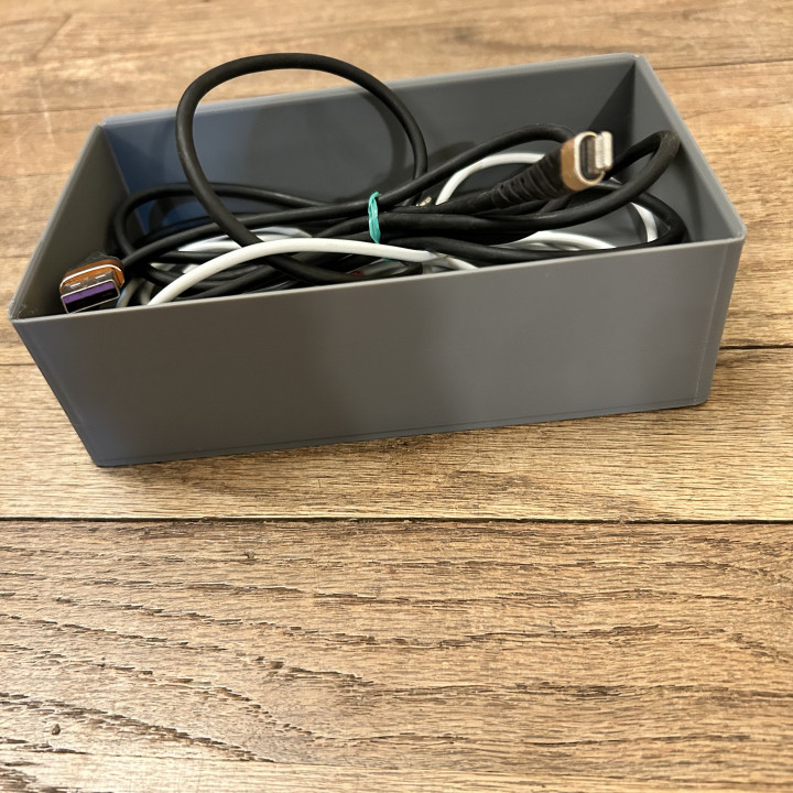 3D Printable Box for Lightning cables by Griffin