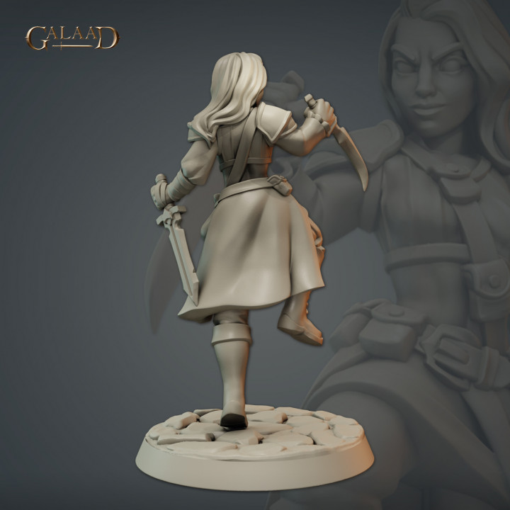 3d Printable Female Bandit Dagger Dancer By Galaad Miniatures