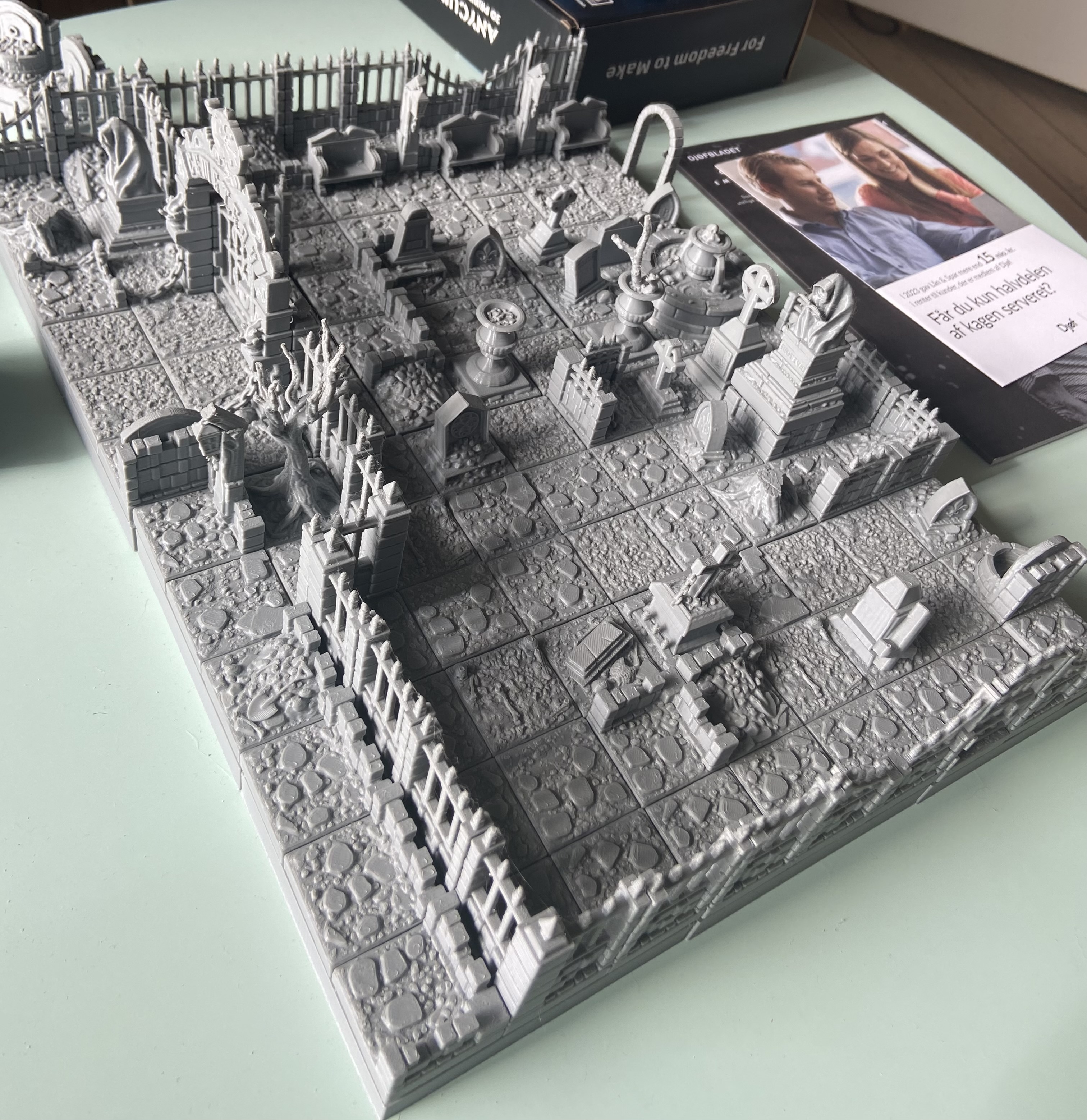 3D Printable THE HAUNTED GRAVEYARD (Dungeon Blocks) by Dungeon Blocks