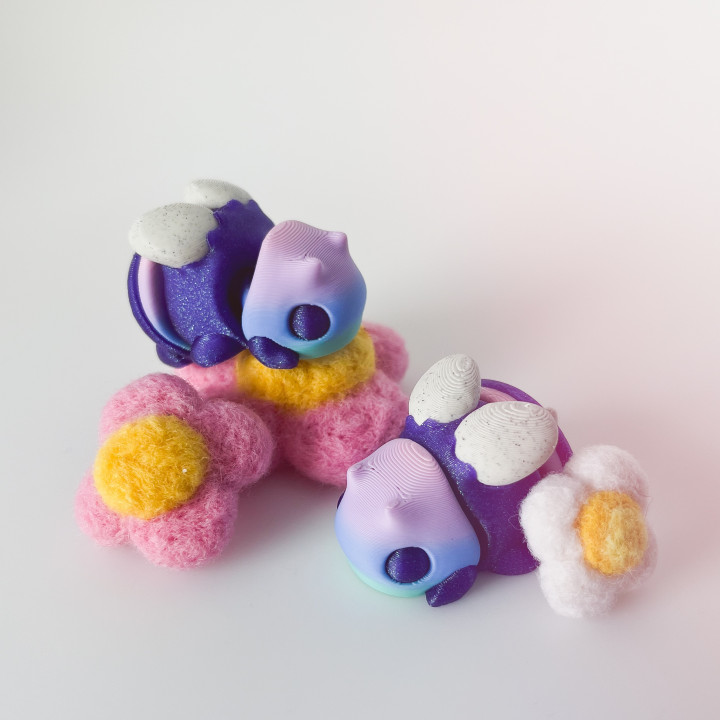 3D Printable Bee Flexi by Layersingreen