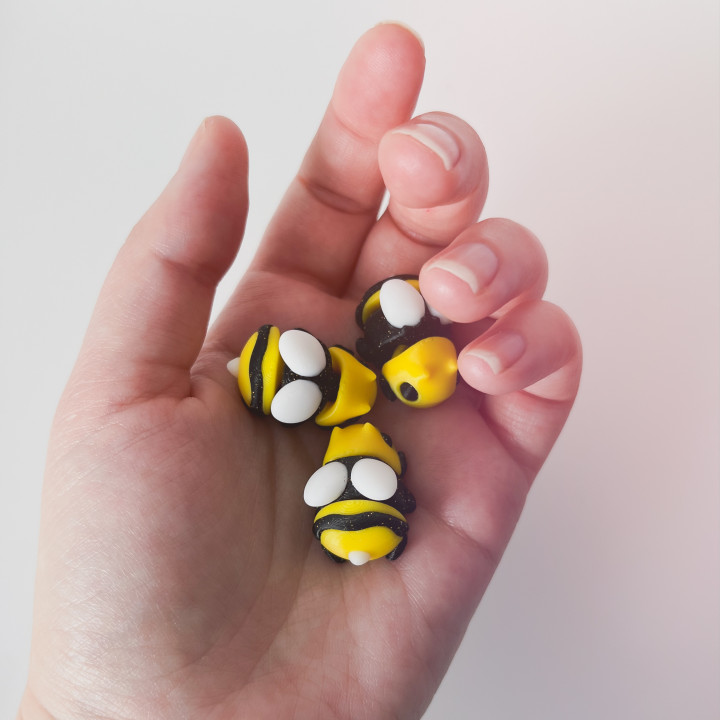 3D Printable Bee Flexi by Layersingreen