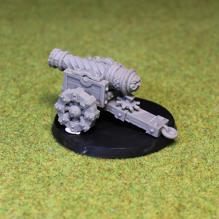 3D Printable Dwarf cannon by MOMminiatures