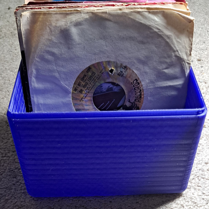 3D Printable 45's Record Box by Spinsycle