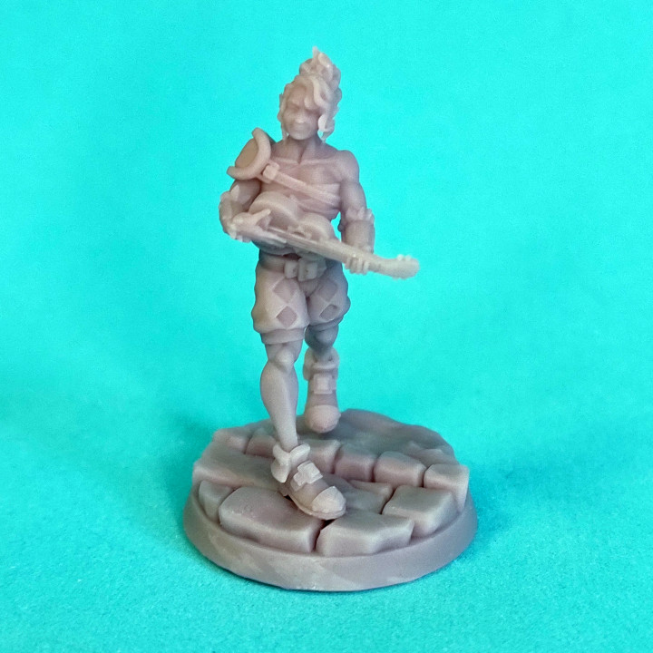 3D Printable Ylla, a wood elf barbarian by Awkward Penguin's Minis