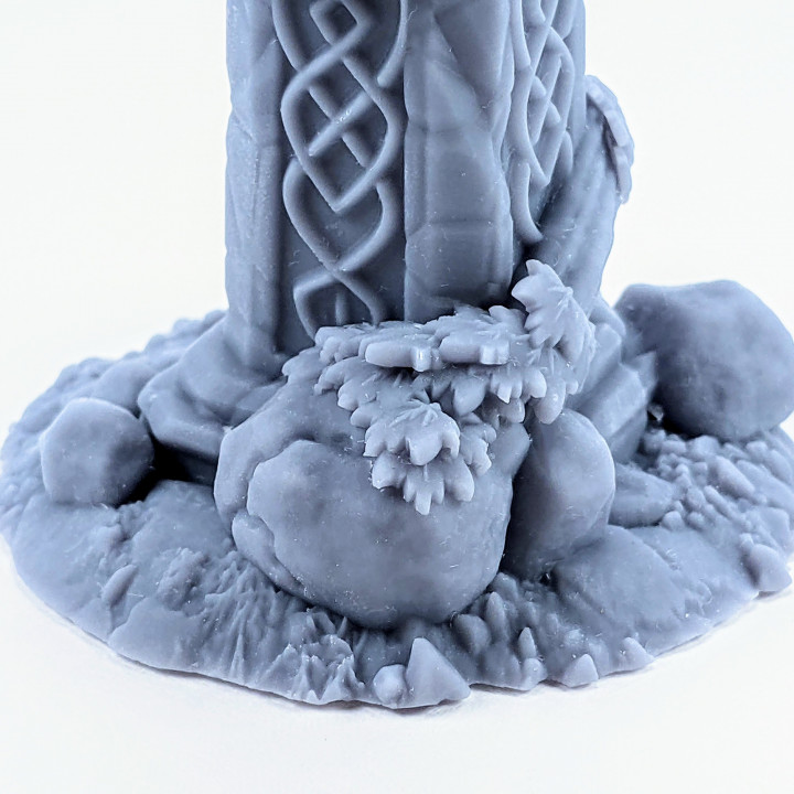 3D Printable Elven Forest Obelisk by Custom Miniature Maker