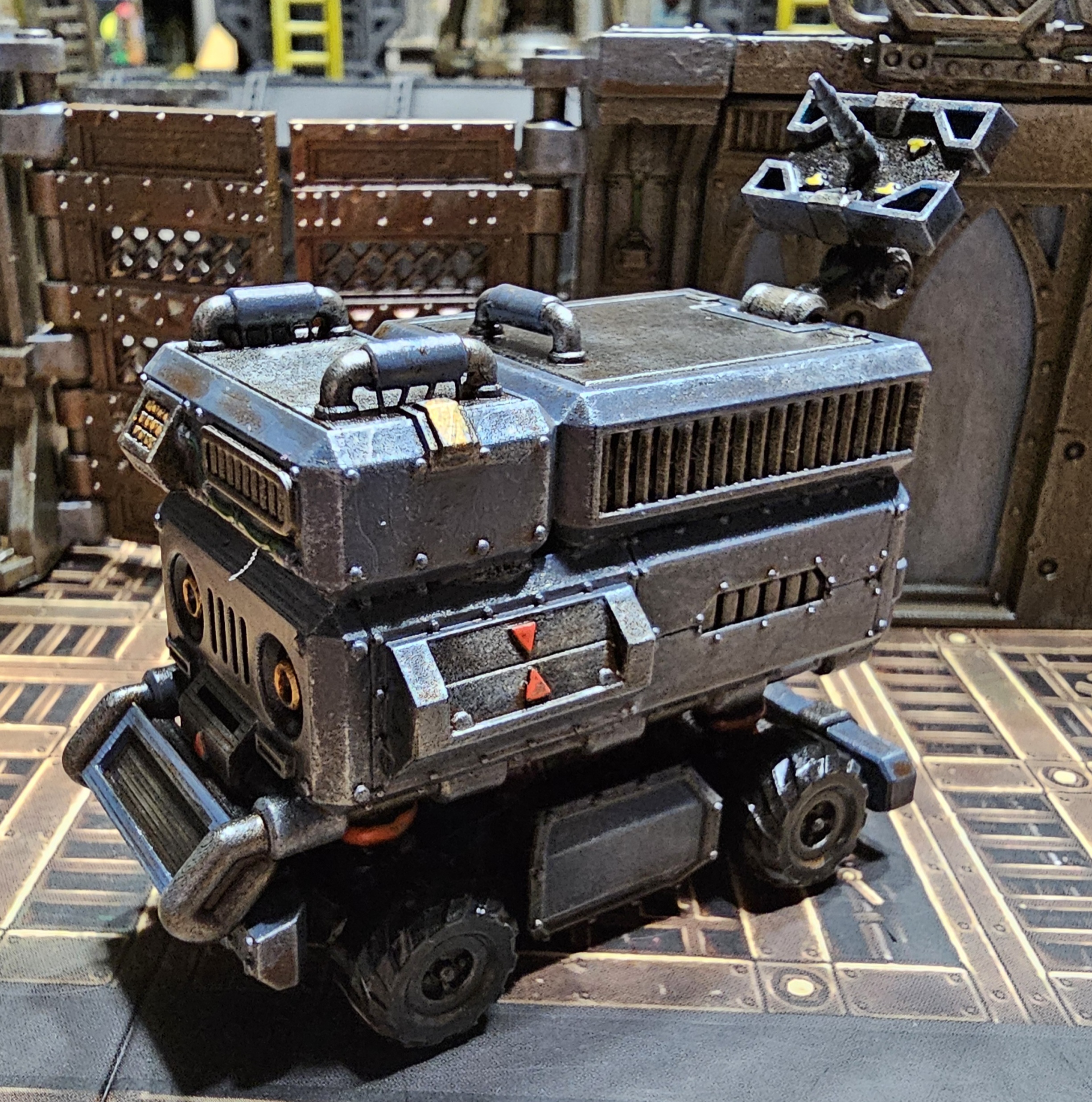 3D Printable Delivery Bot by Print Minis