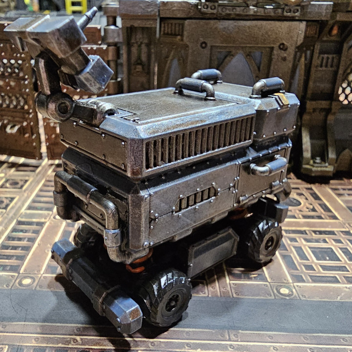 3D Printable Delivery Bot by Print Minis
