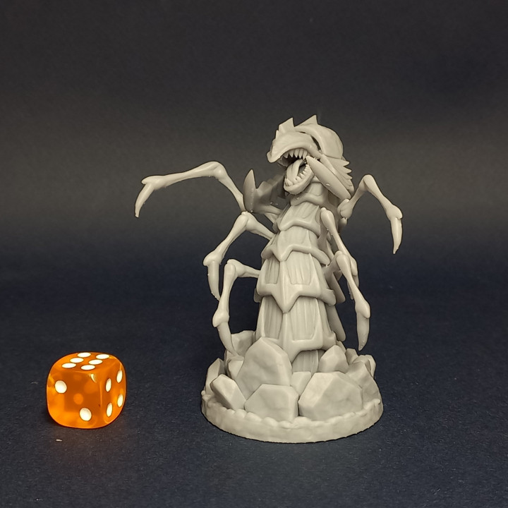 3D Printable Sand Worm - 32mm scale pre-supported miniature by SCULPTOONER
