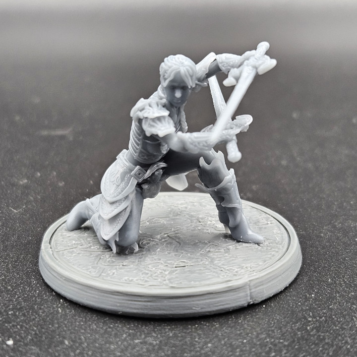 3D Printable table games, fighting warrior woman by Figures3d