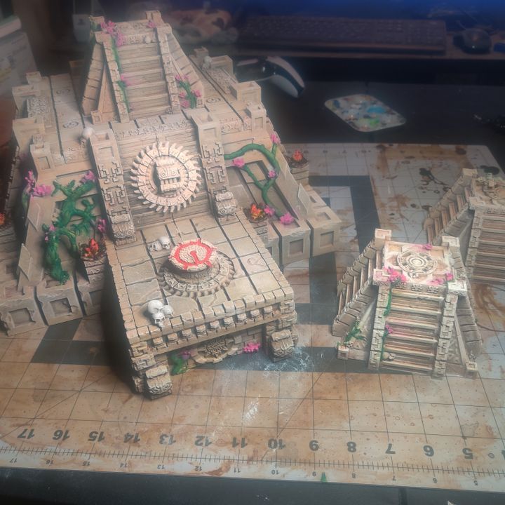 3D Print of Modular Aztec/Chaos pyramid(s) with accessories for TTRPG ...