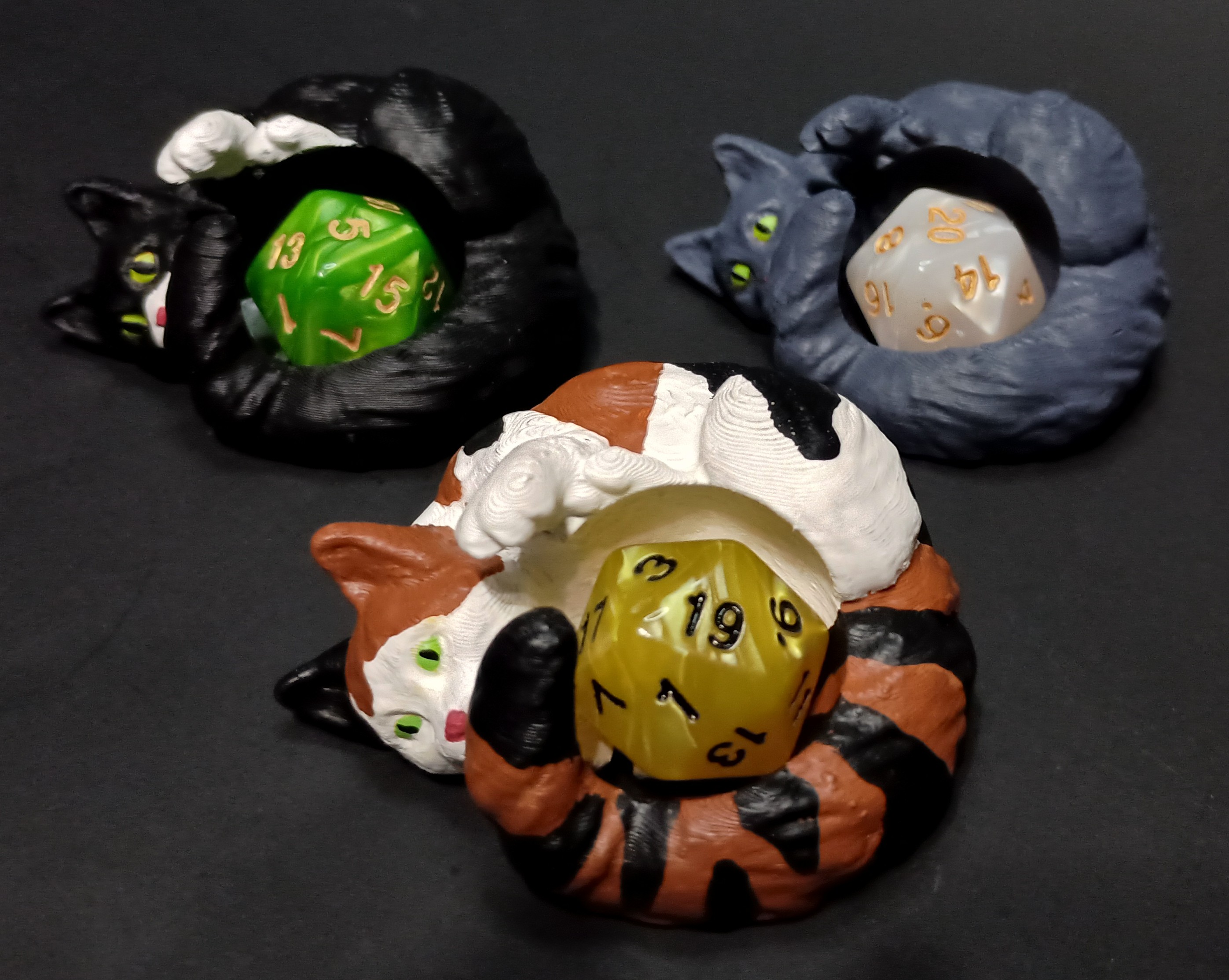 3D Printable Playful Cat Dice Guardian by Kirsten M