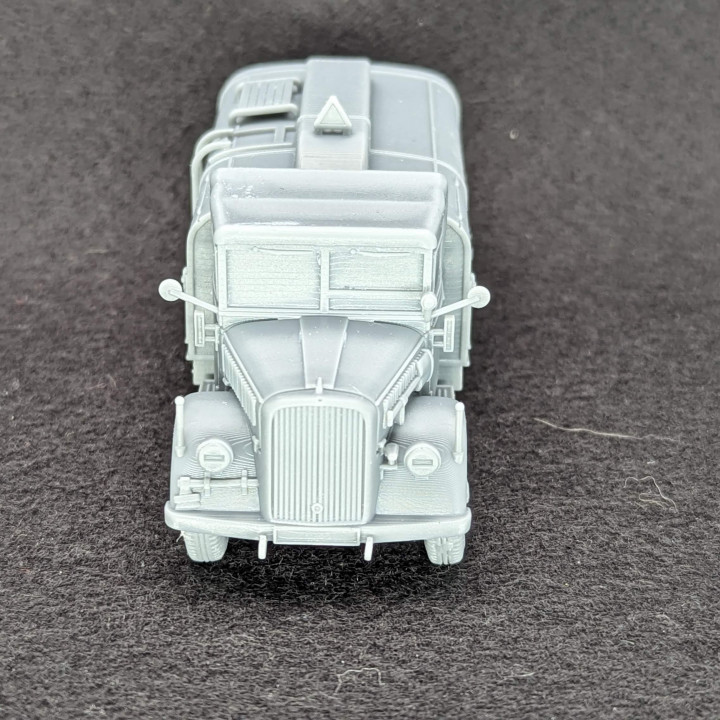 3D Printable Opel Blitz Tankwagen - Kfz.385 (Germany, WW2) by Wargame3d