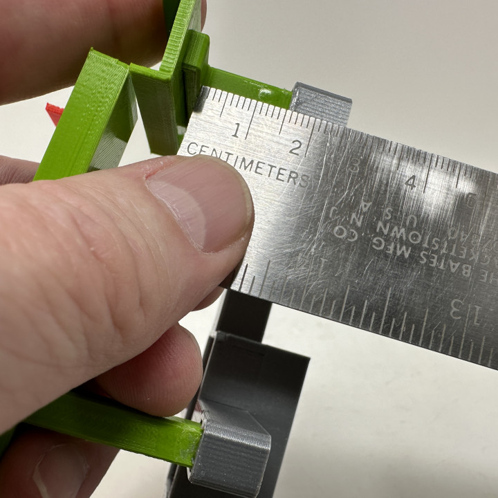 3D Printable Marblevator, Self Reversing Screw Lift. by Greg Zumwalt