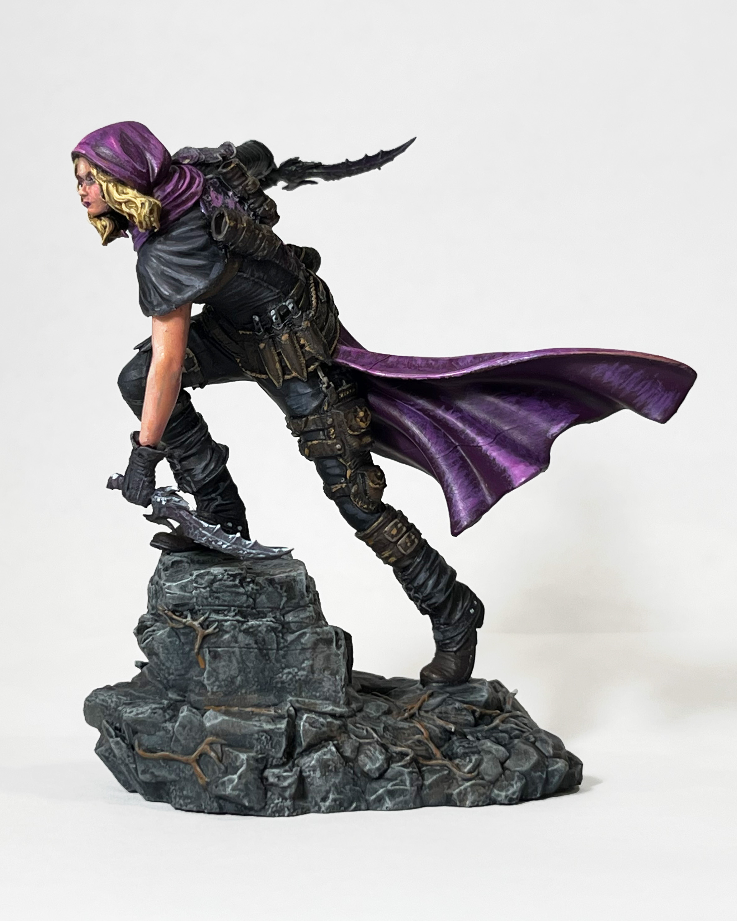 3D Printable Enika the Assassin [presupported] by Nerikson