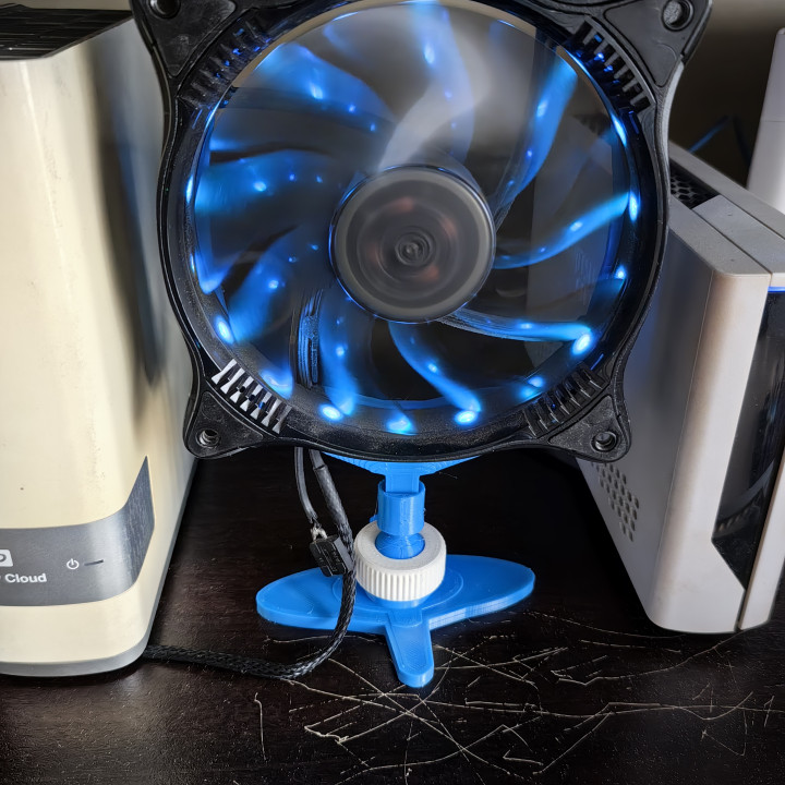 3D Printable Simple 120 mm fan stand by Janez Troha
