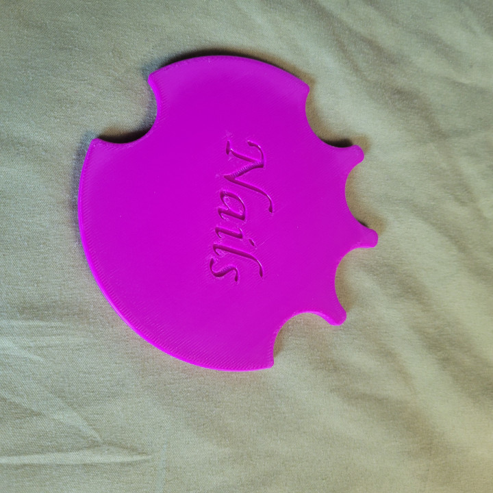 3D Printable Circular Nail Displayer by Nicholas Diaz