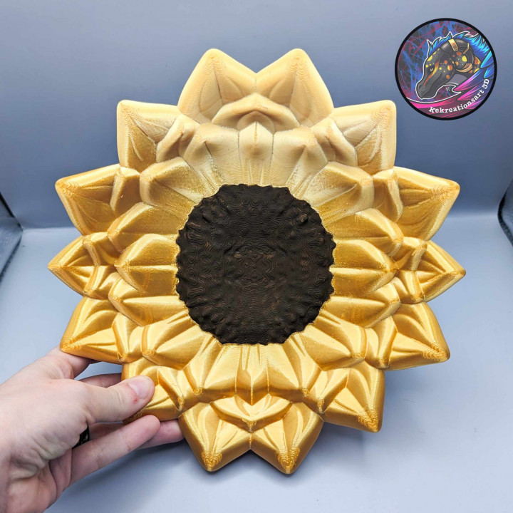 3D Printable Sunflower Key Tray by Kirsten M