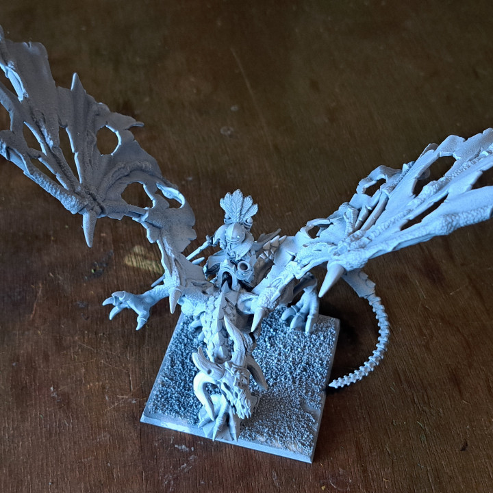 3D Printable Vampire on Undead Dragon miniature (32mm, modular) by ...