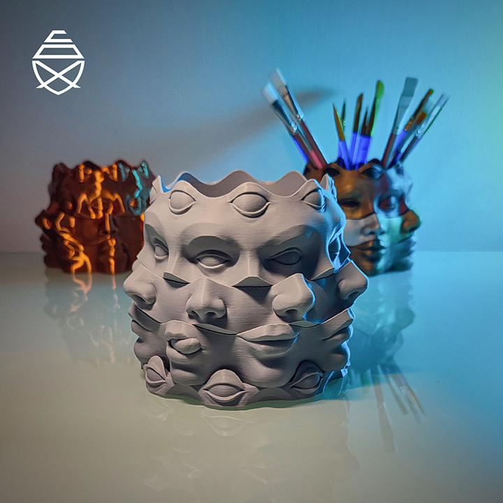 3D Printable MULTI FACE VASE by PipeCox