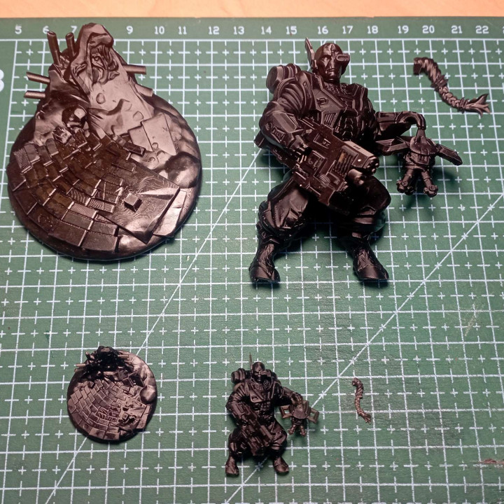 3D Printable Wanderer of Midnight Sun Covenant by dakkadakka.store