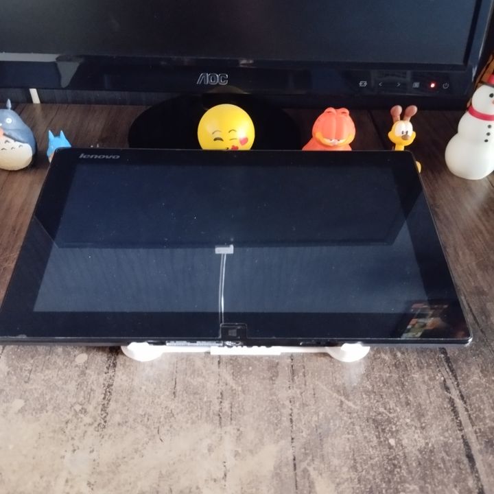 3D Printable Tablet Dock by Amirhussein