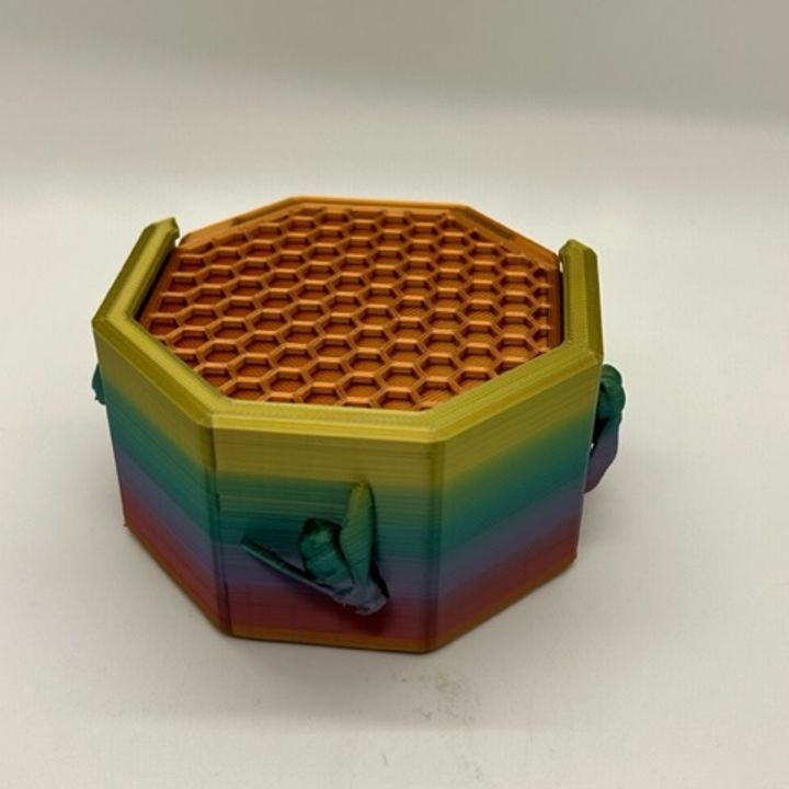 3D Printable Bee Trinket Box by Jeanne OBryan