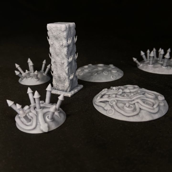 3D Printable Spike and Snake Pit Traps by Krakulu