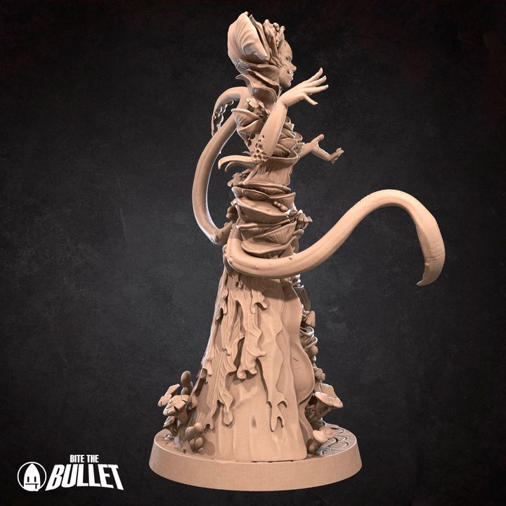 3D Printable Zuggy, Queen of Fungi (2 Versions) by Bite the Bullet
