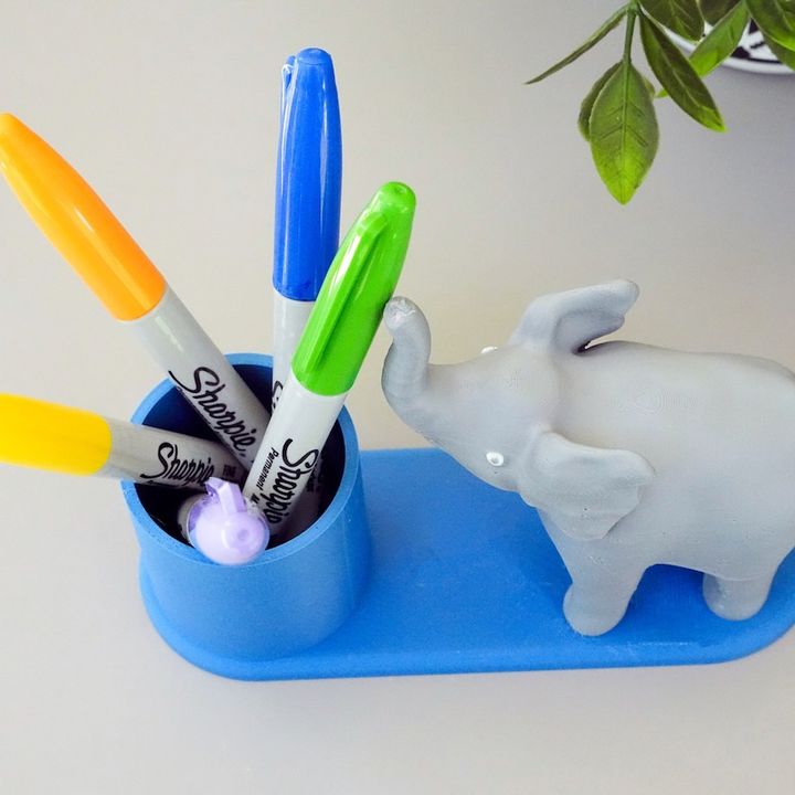 3D Printable Young elephant pen holder by Philippe Barreaud