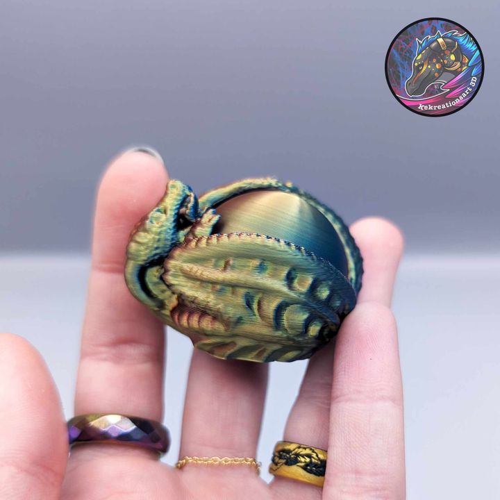 3D Printable Dragon Ball Fidget Spinner by Kirsten M