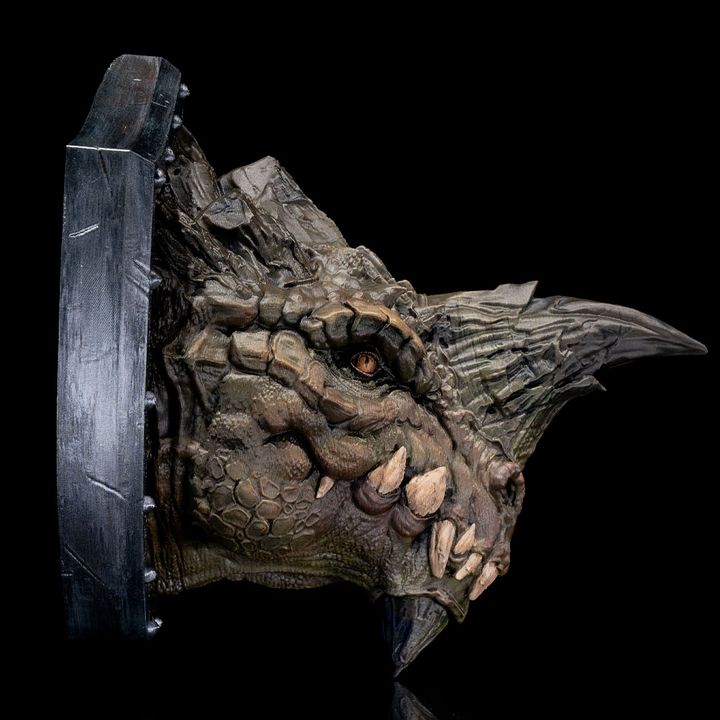 3D Printable Ancient Dragon Trophy by Stlflix