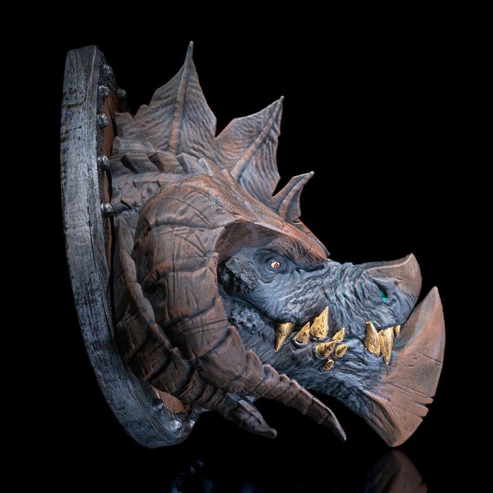 3D Printable Titan Dragon Trophy by Stlflix