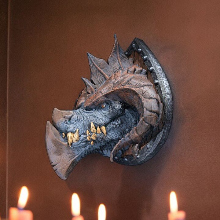 3D Printable Titan Dragon Trophy by Stlflix