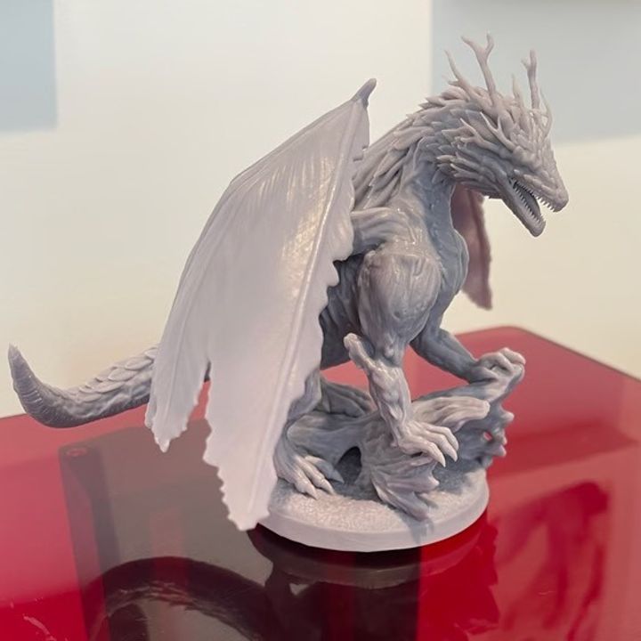 3D Printable Forest Dragon by Jarek Stecura
