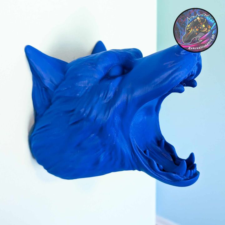 3D Printable Wolf Head Controller Holder by Kirsten M